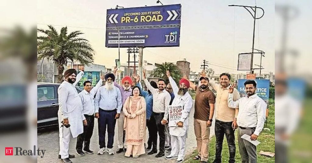 Mohali Residents Protest Delays in PR-6 Road Construction