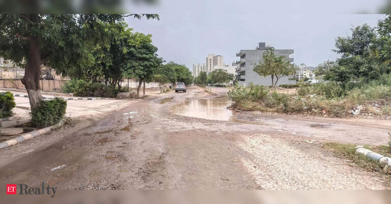 Gurugram: Missing Links Force 7 km Detour for Vatika Commuters